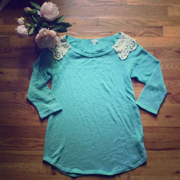 Charming Charlie | Tops | Mint Colored Knit 34 Sleeved Top Wcrochet ...